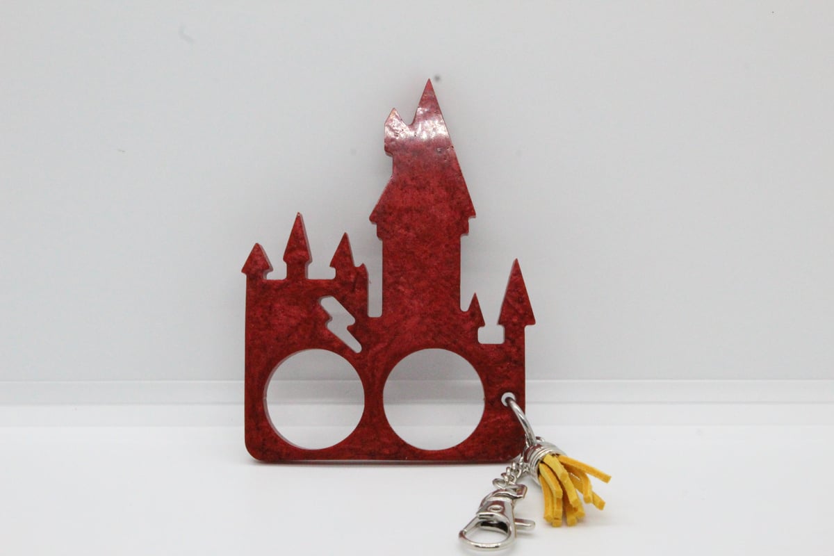 Gryffindor Themed Castle | TheNerdyCreator