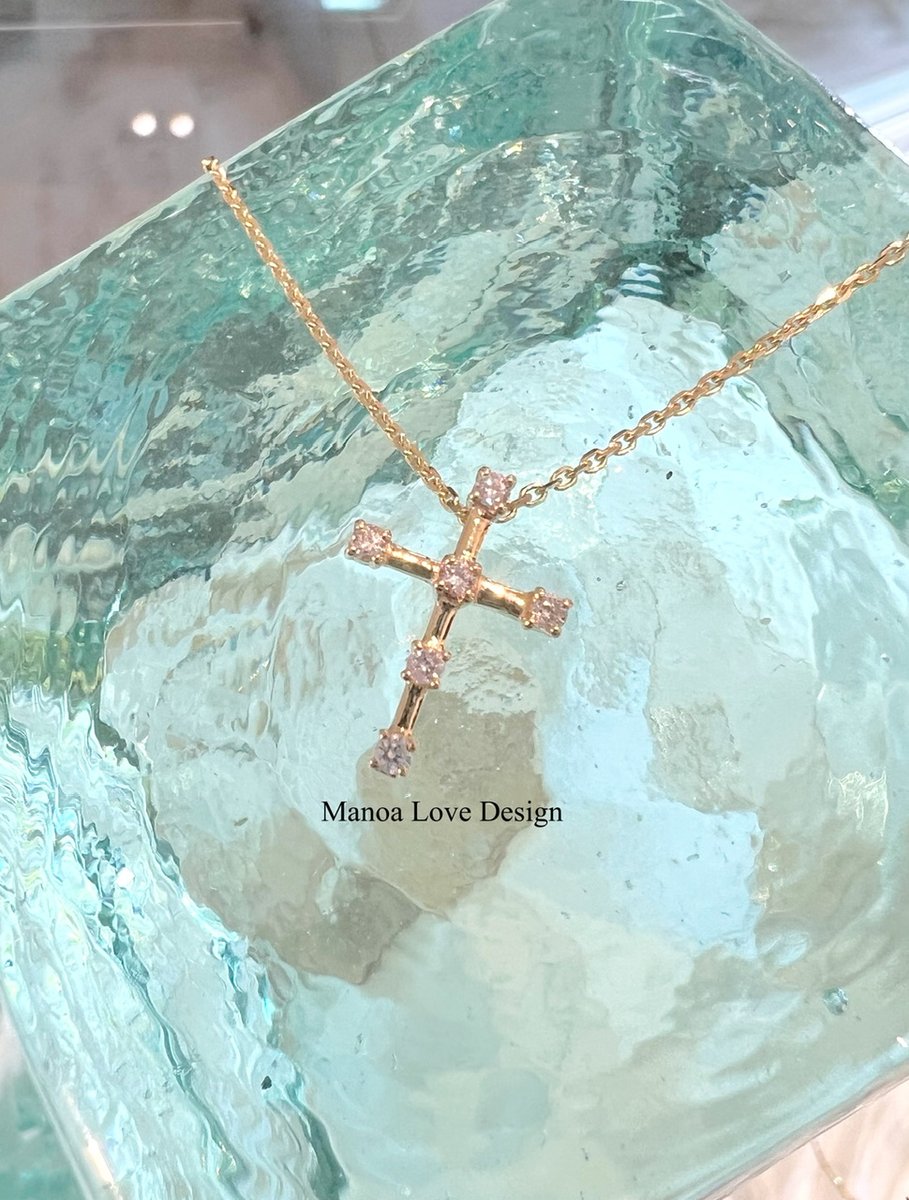 14k solid gold 5 pcs diamonds cross pendant | Manoa Love Design