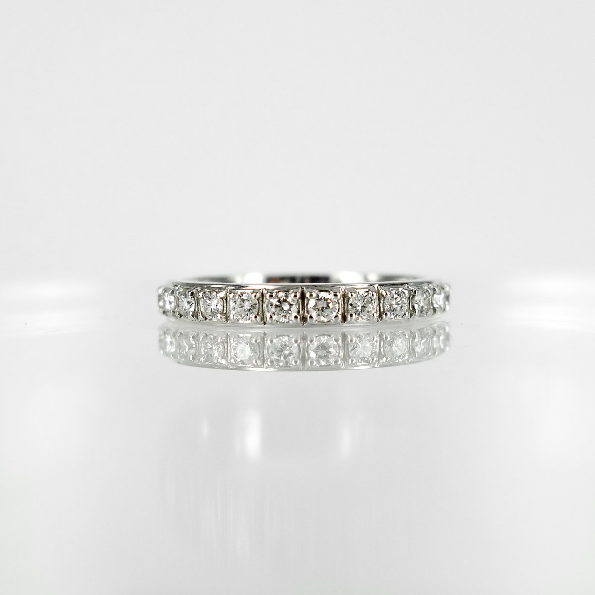 18ct white gold diamond set band. PJ5400 / Pilkington Jewellers