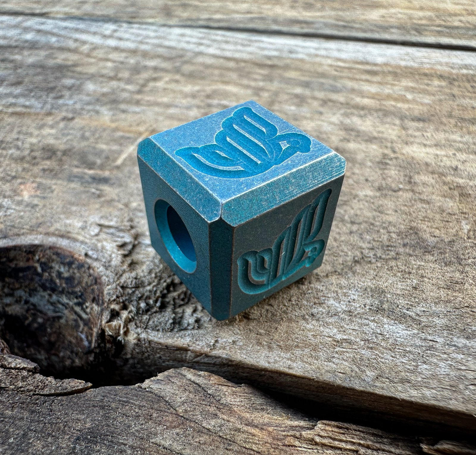 scoopyloops — 89 Volt Titanium Full Bodied Pigeon