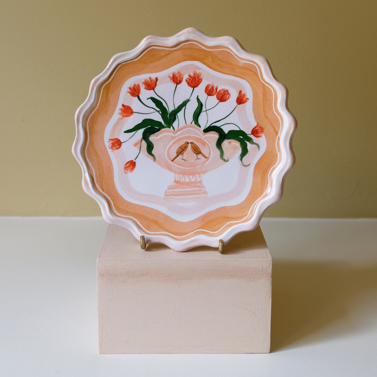 Small Romantic Vase Plate | Polly Fern