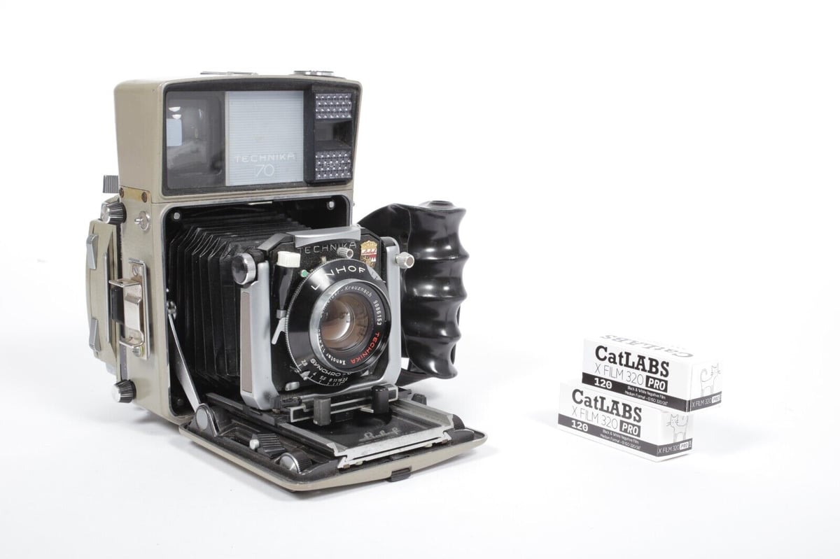 Linhof Technika 70 V 6X9 camera with 6X7 back and 80mm F2.8 Xenotar ...