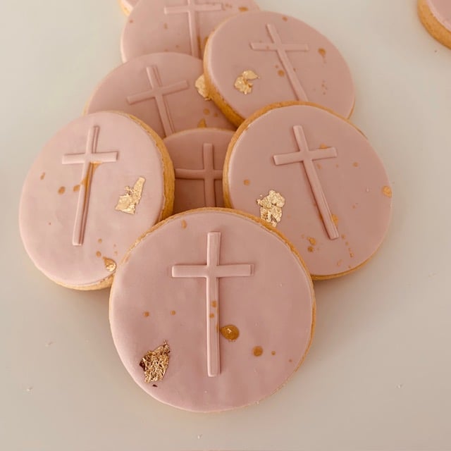 Cross Cookies ⛪️ | Treats By Ash