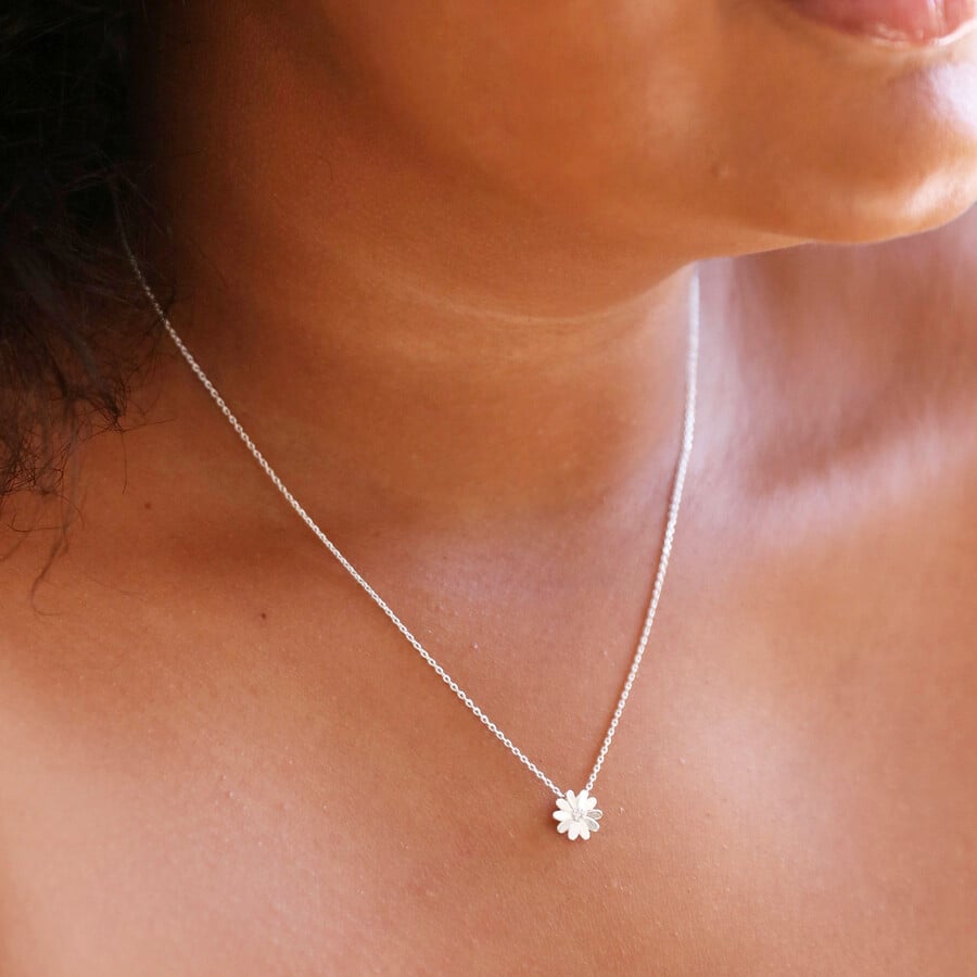 Metamorphic Charm — Lisa Angel | Daisy Necklace