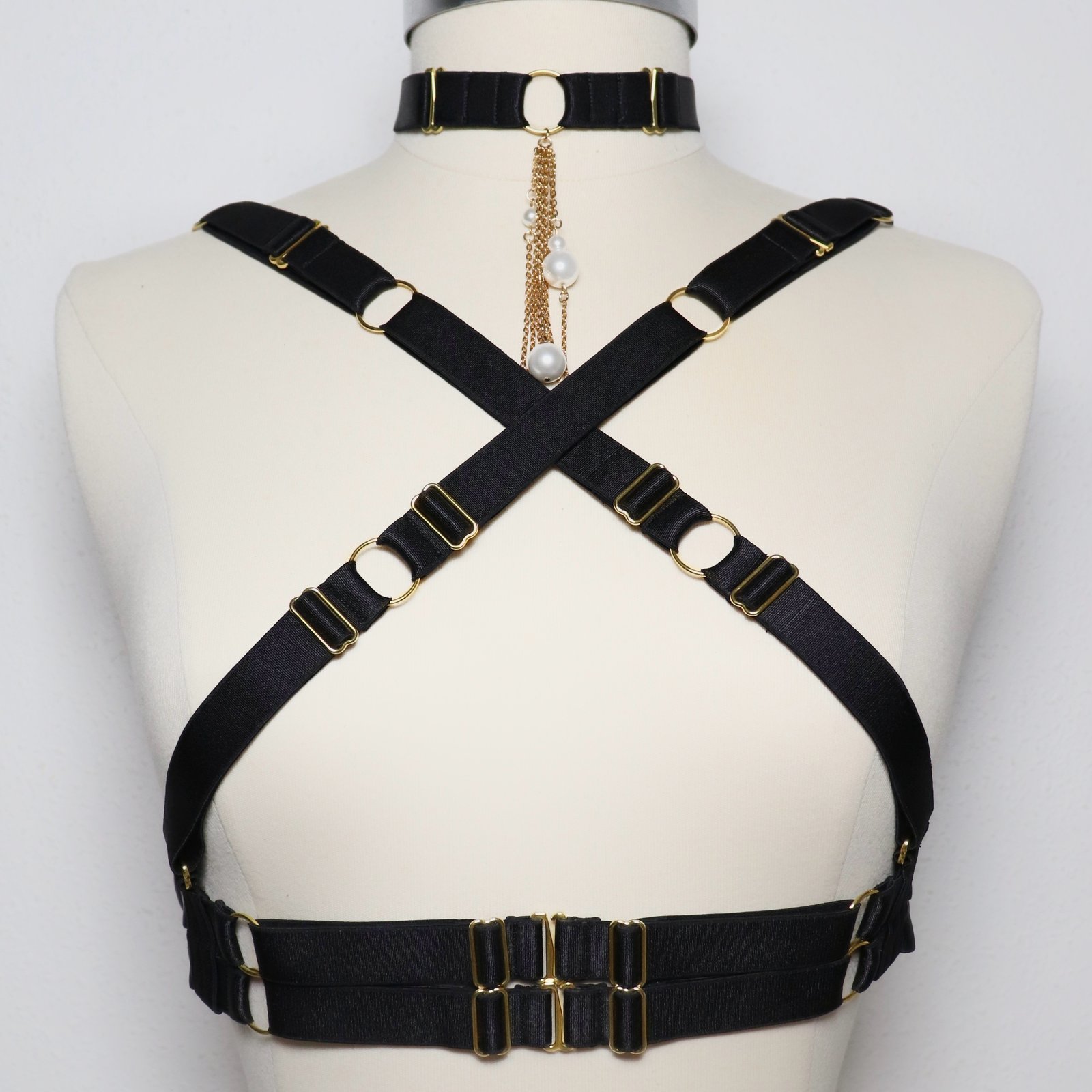 Multi-position harness in satin elastic | Forvitni