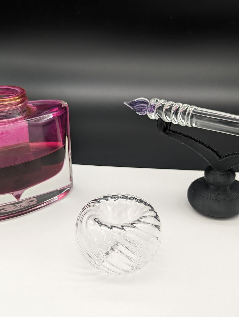 Scalloped Bubble Well | Hanabi Glass