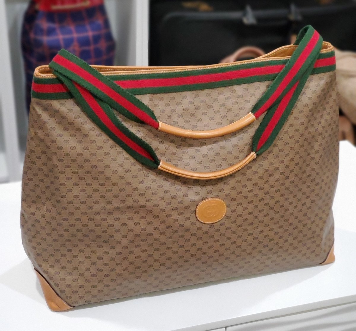 VINTAGE GUCCI FINDS — Vtg Gucci XL African Mignon Tote Bag