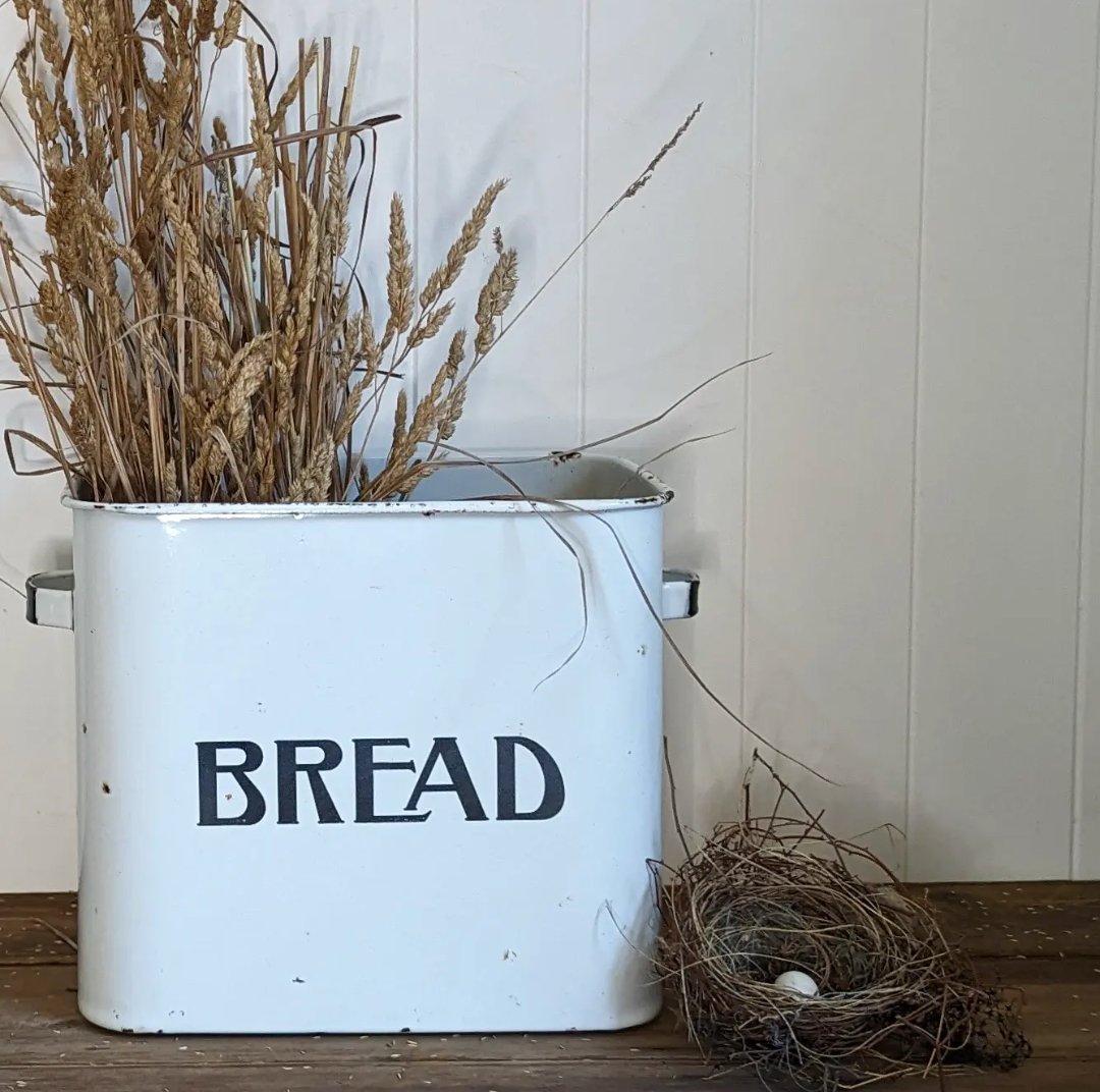 Enamel bread tin | Gathered Vintage Wares