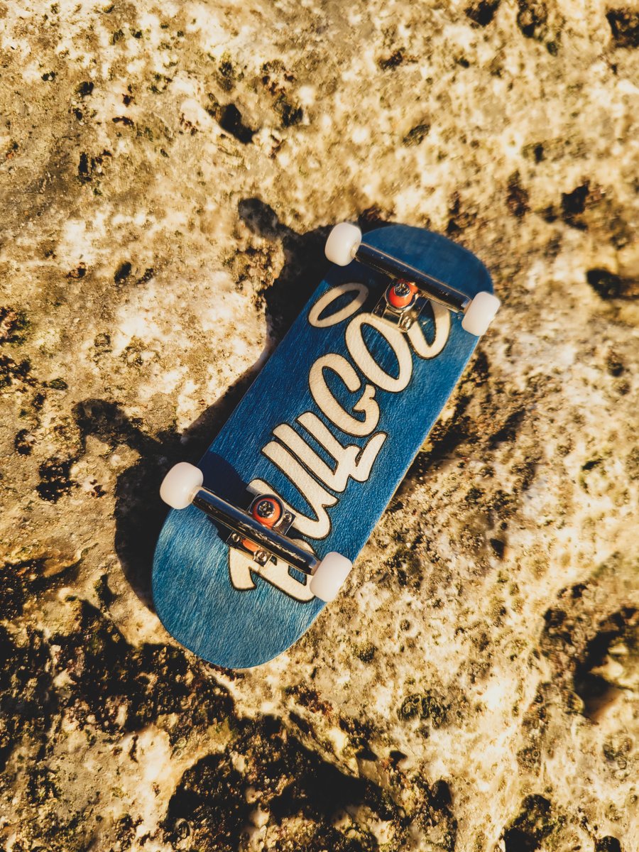 NEW Split Ply Logo | New Shape (33.4mm) | BULLGOD Fingerboards Fingerskate