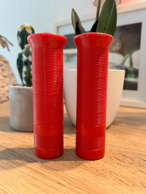 CHICAGO MOTORCYCLE SUPPLY GRIPS RED | Chopper Dreams