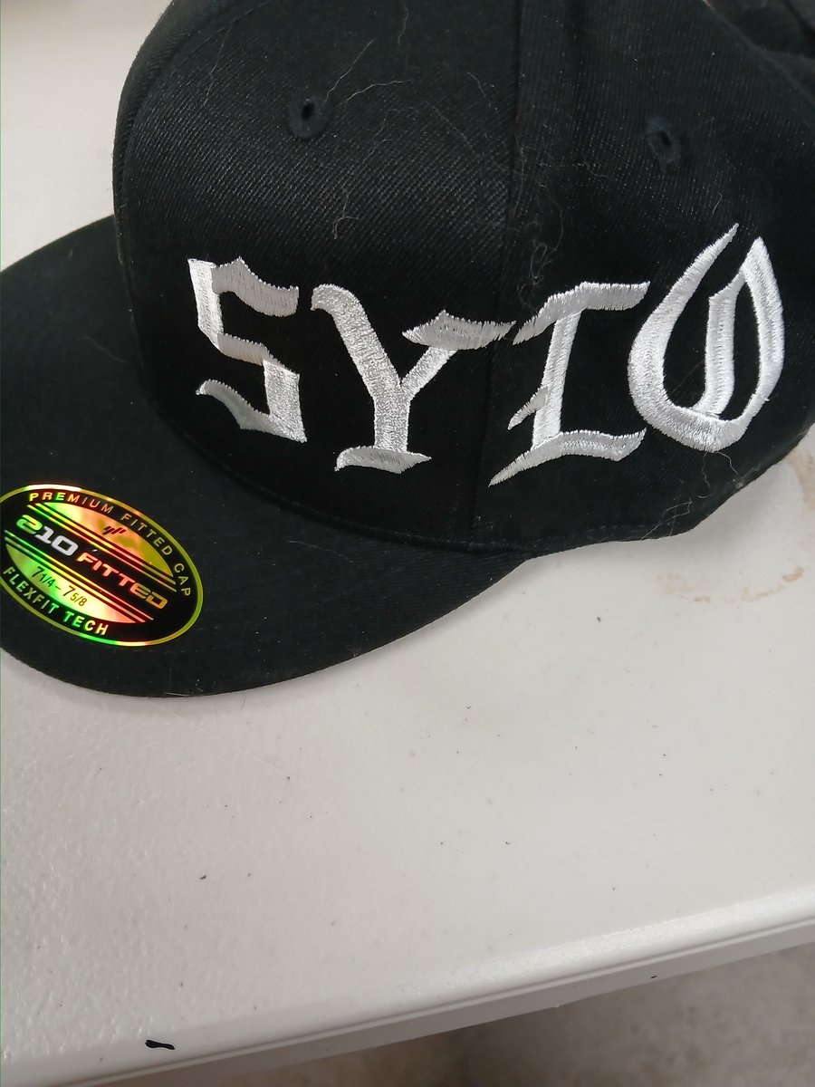 SYLO Large/XL / Outlaws apparel