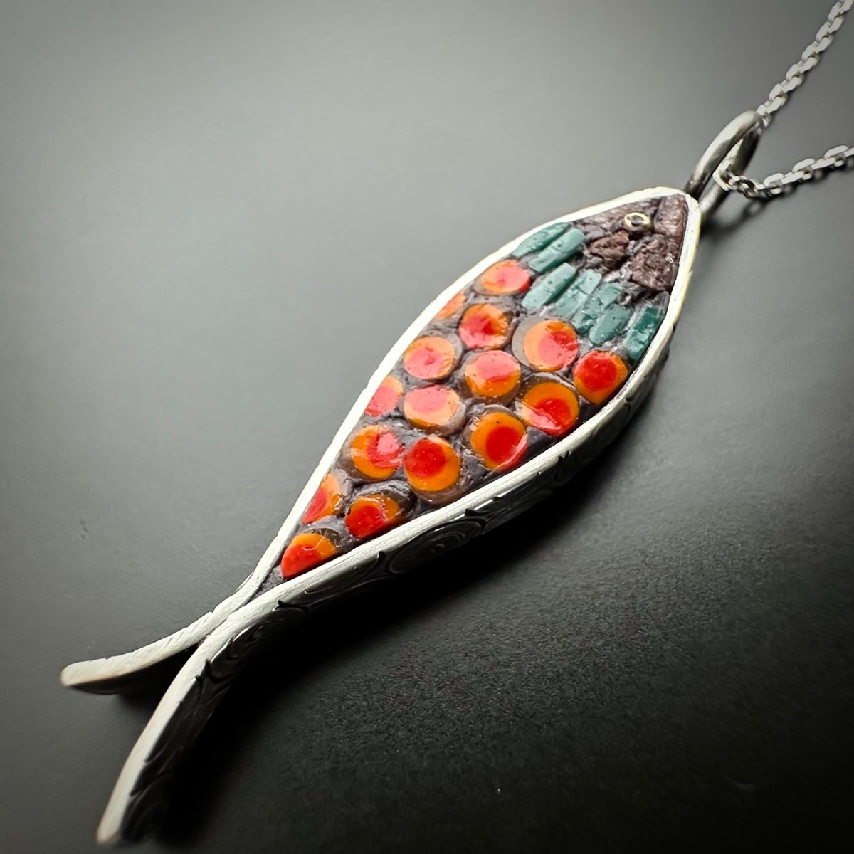 Reversible Fish with Swirl Texture Bezel | Ai Jewelry