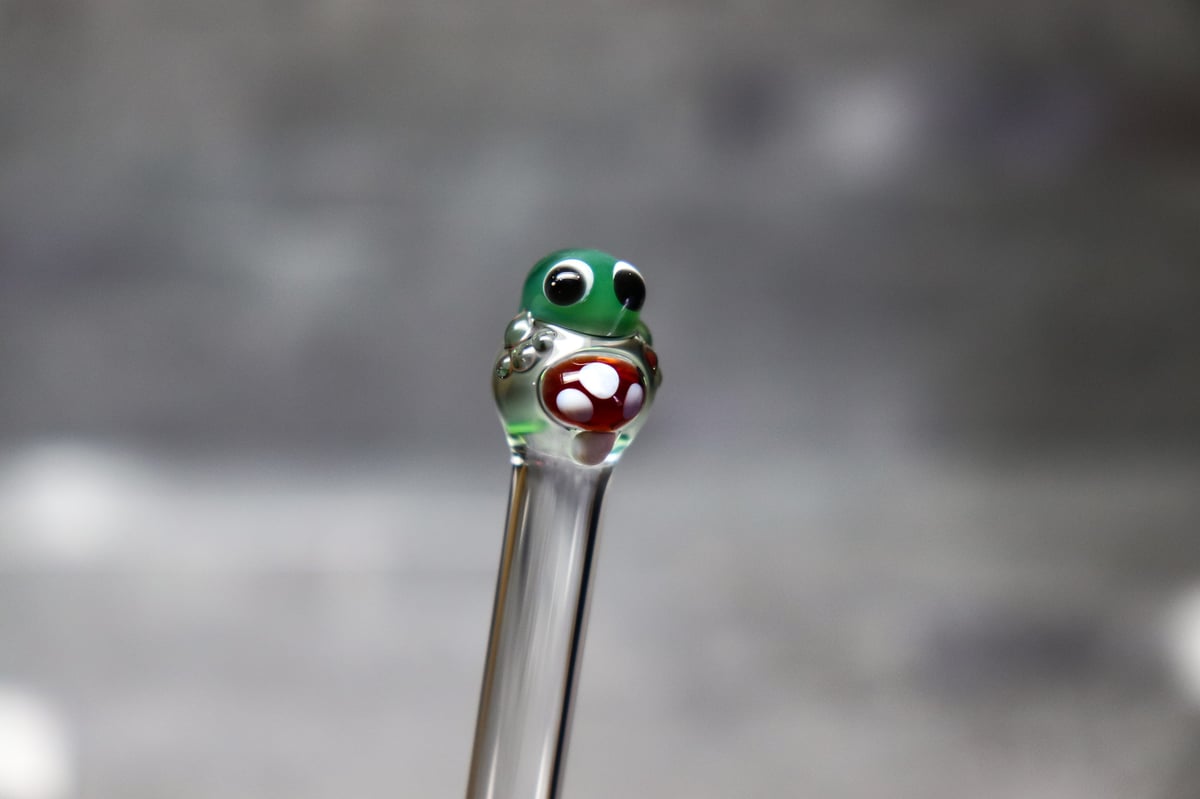 Frog with a Mushroom Glass Stir Stick | Bow Valley Straws