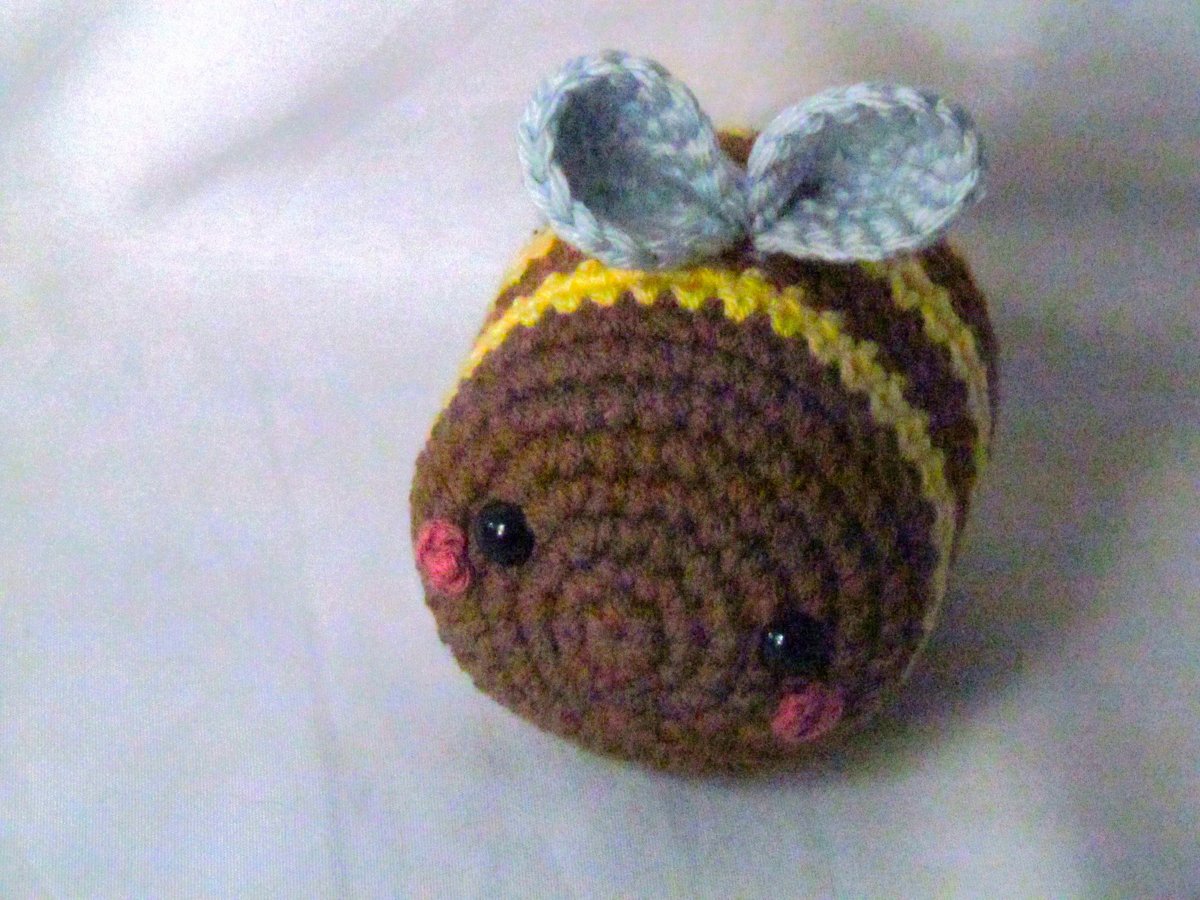 Hunnie Bee Plushie | HunniePotato