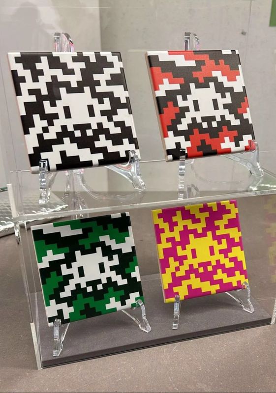 Invader Set Complet Kit Camo Space Tiles 2024 Tuiles carrelage ...
