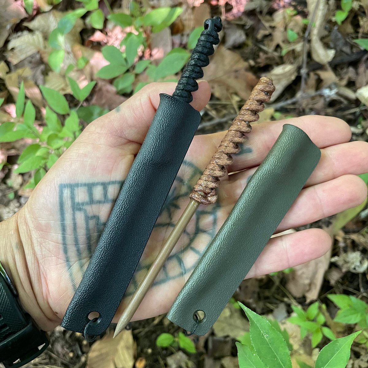 G10 Pocket Spike | Pitch Black Forge