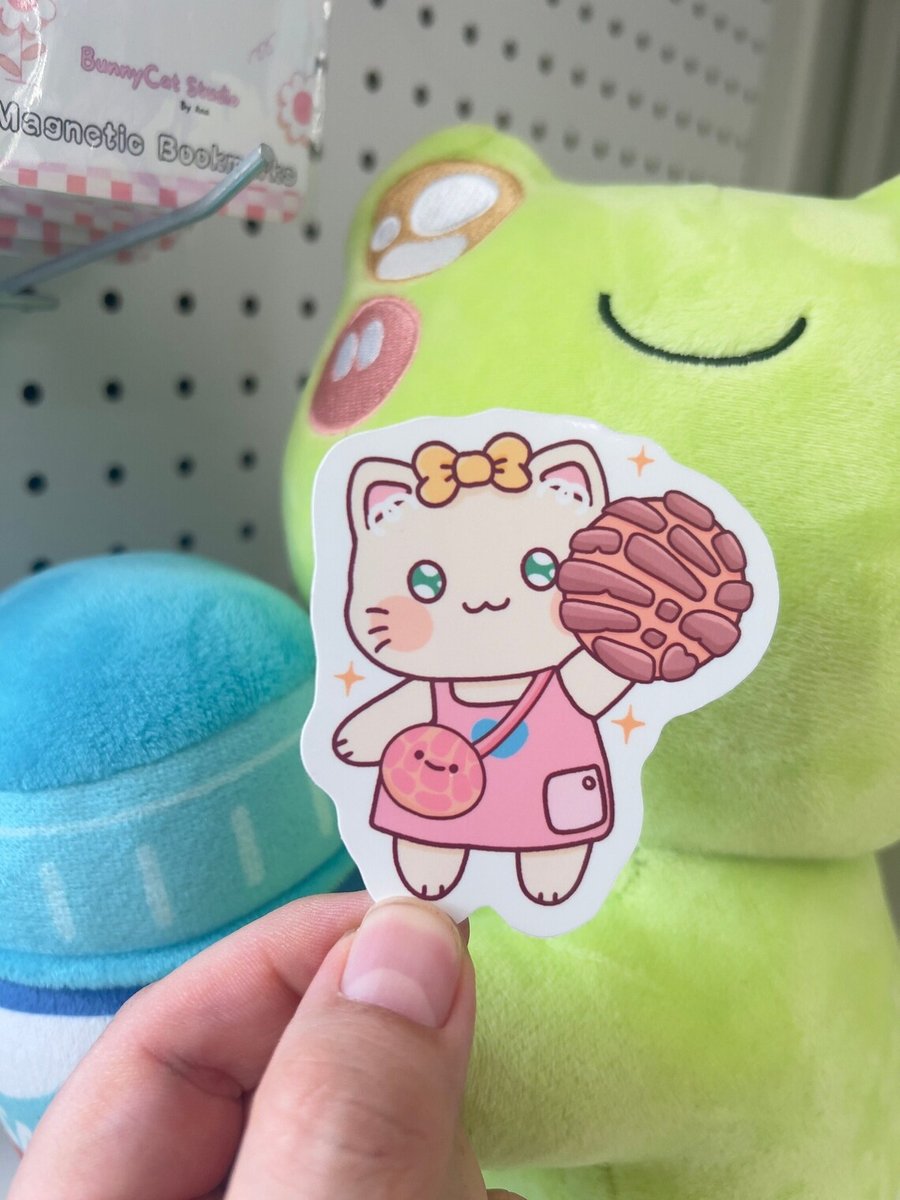 Kitty Loves Conchas Sticker | BunnyCat Studio
