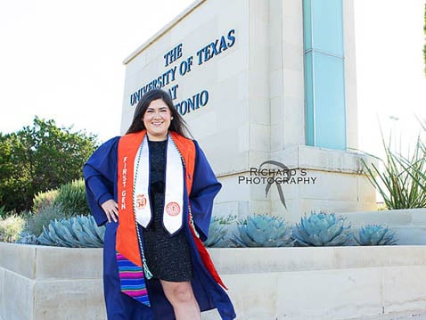 UTSA Graduation Pictures at San Antonio School Campus | photoshoots san ...