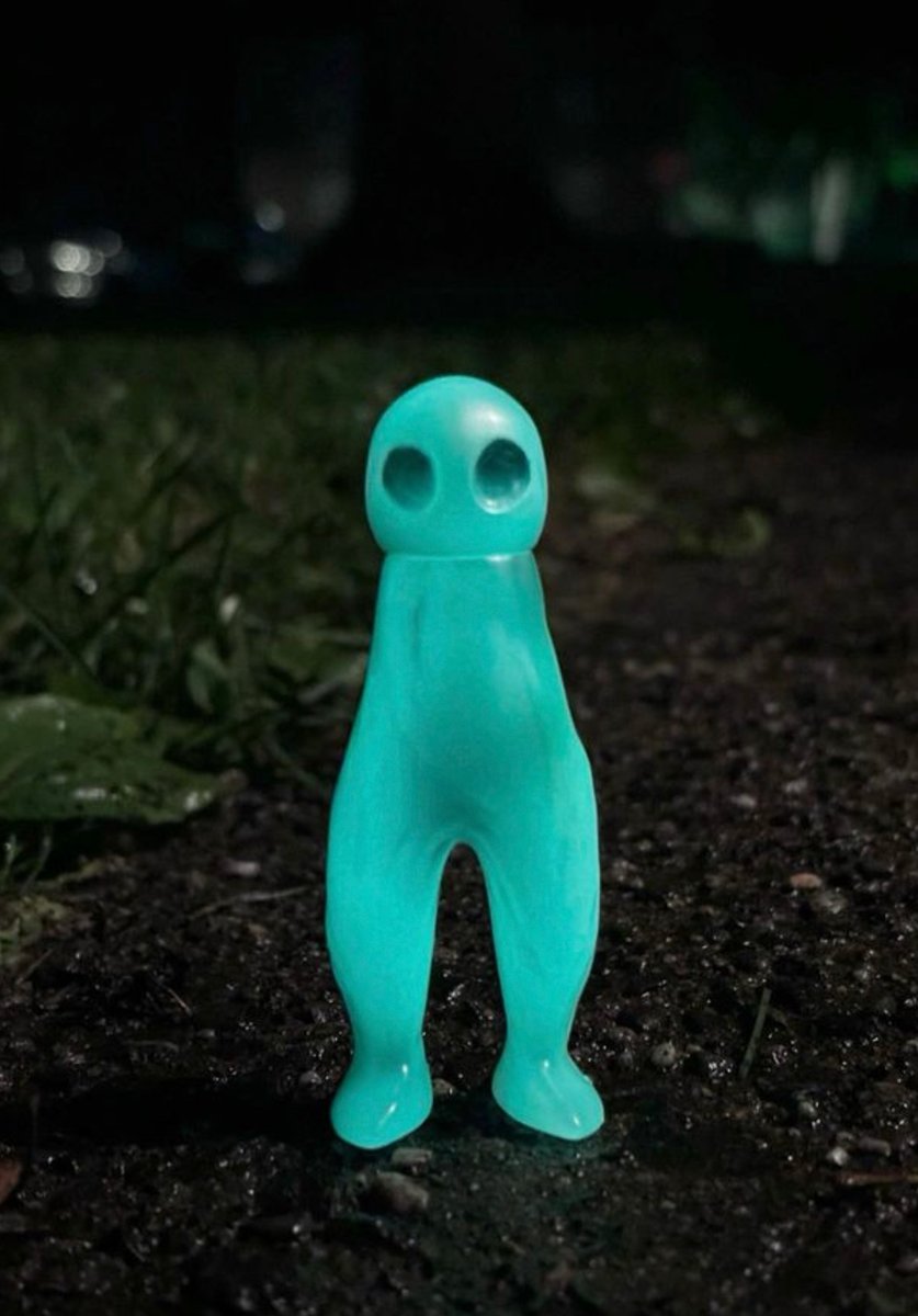 Hyper Cryptid Sofubi Series 1: The Fresno Nightcrawler Glow In The Dark ...