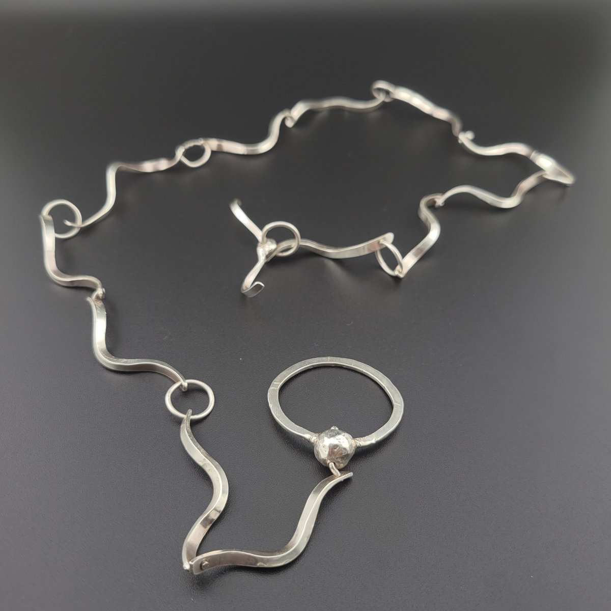 Quantum Riveted Chain | atticxys metals