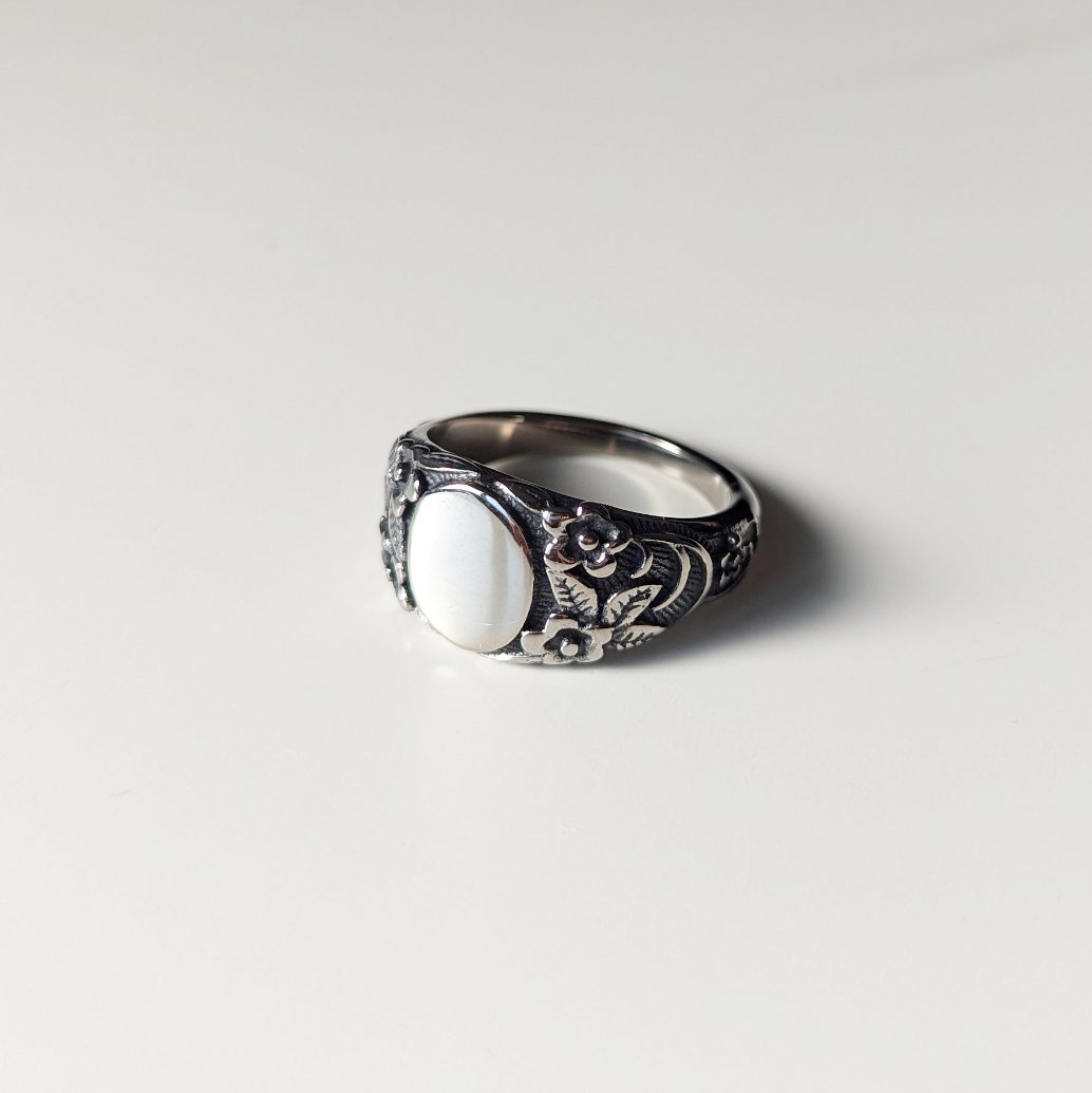 Floral Signet Ring | House of Need