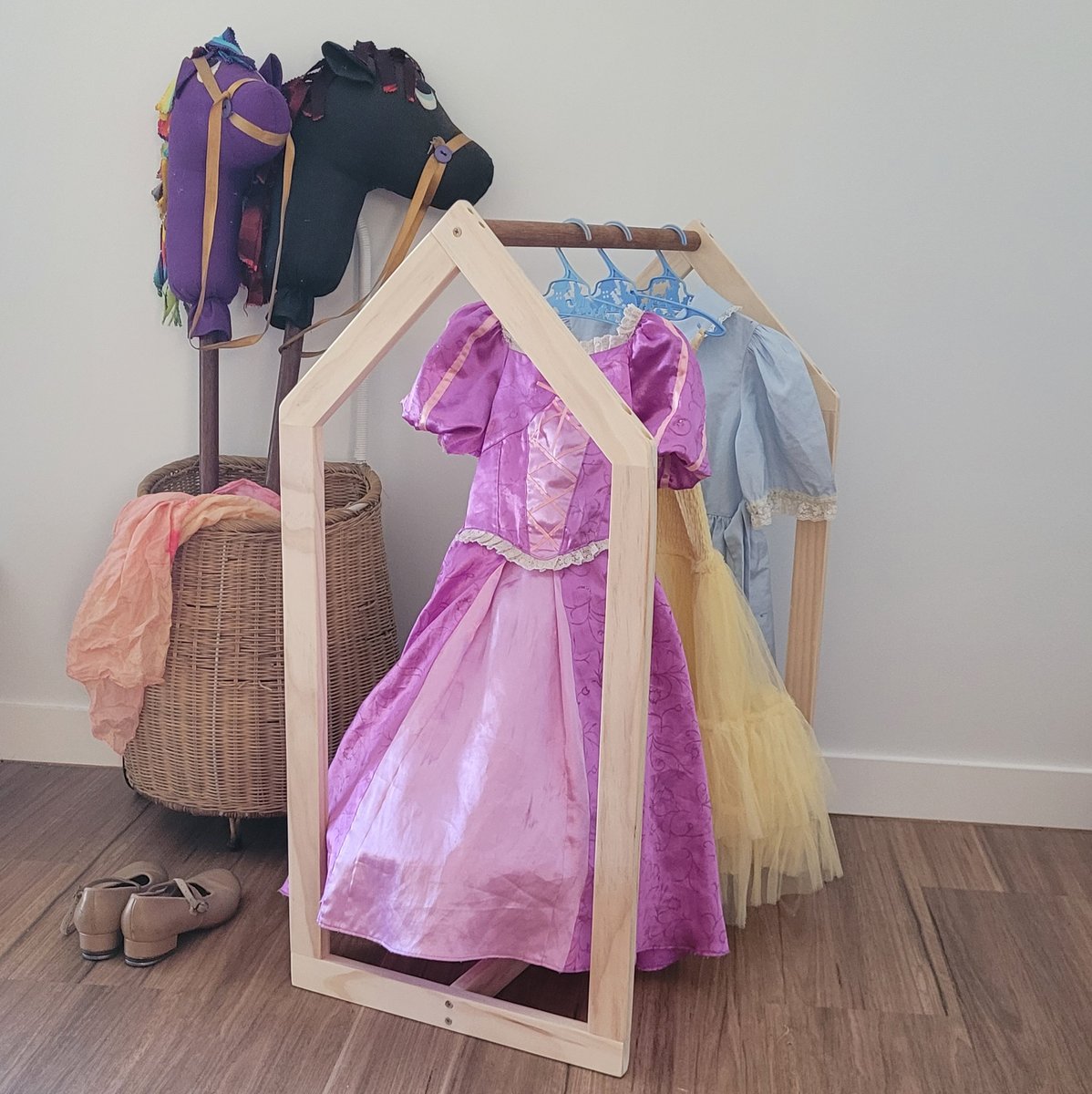 Dress Up Rack / Clothing Rack | Works at Play