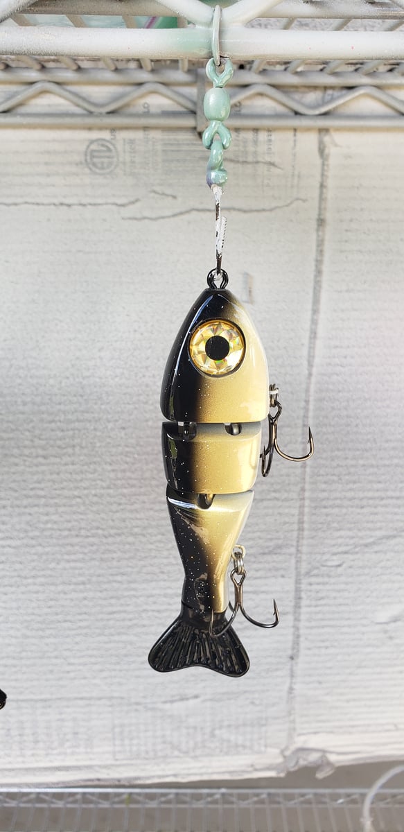 5 inch Stubby. Black and Gold. | Triple Trout - Handcrafted Swim Baits