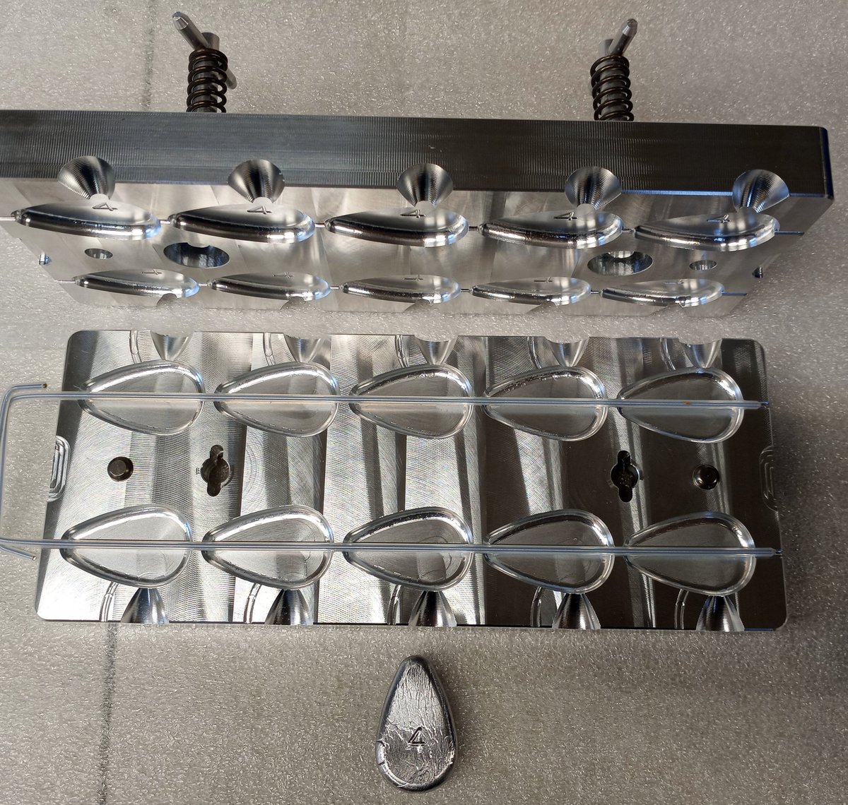 4 oz No Roll Sinker Mold - 10 CAVITY Production Mold | Lake Side Molds ...