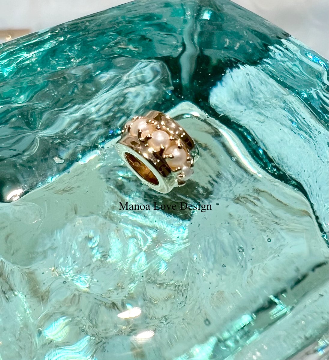 14k solid gold 9 pearls barrel pendant | Manoa Love Design