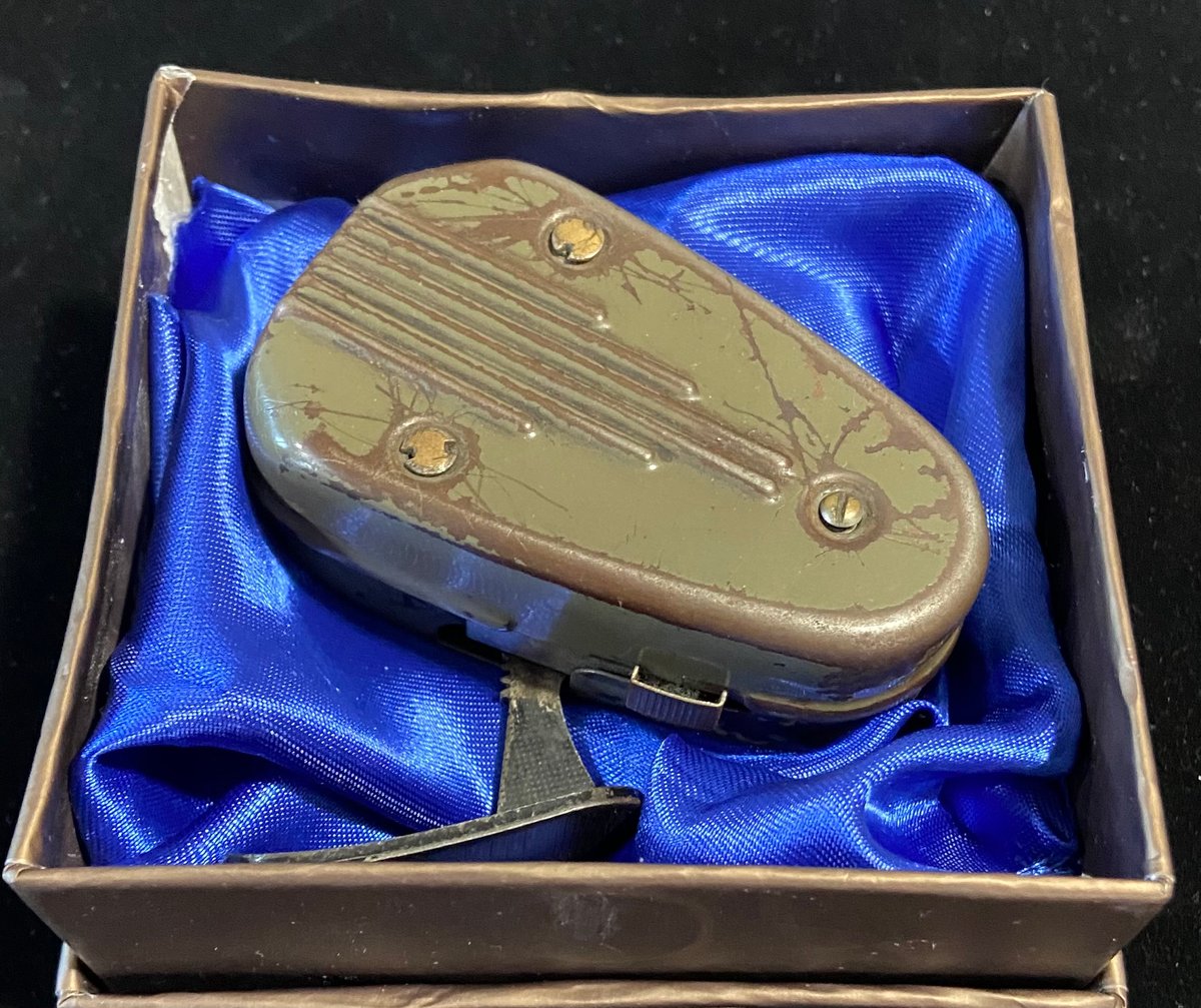 WW2 (Nazi Germany) Dynamo Hand Generator Pocket Flashlight - 1943 ...