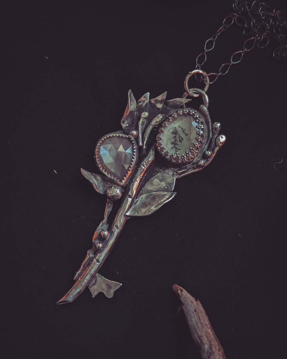 Flower bud key | Dark North