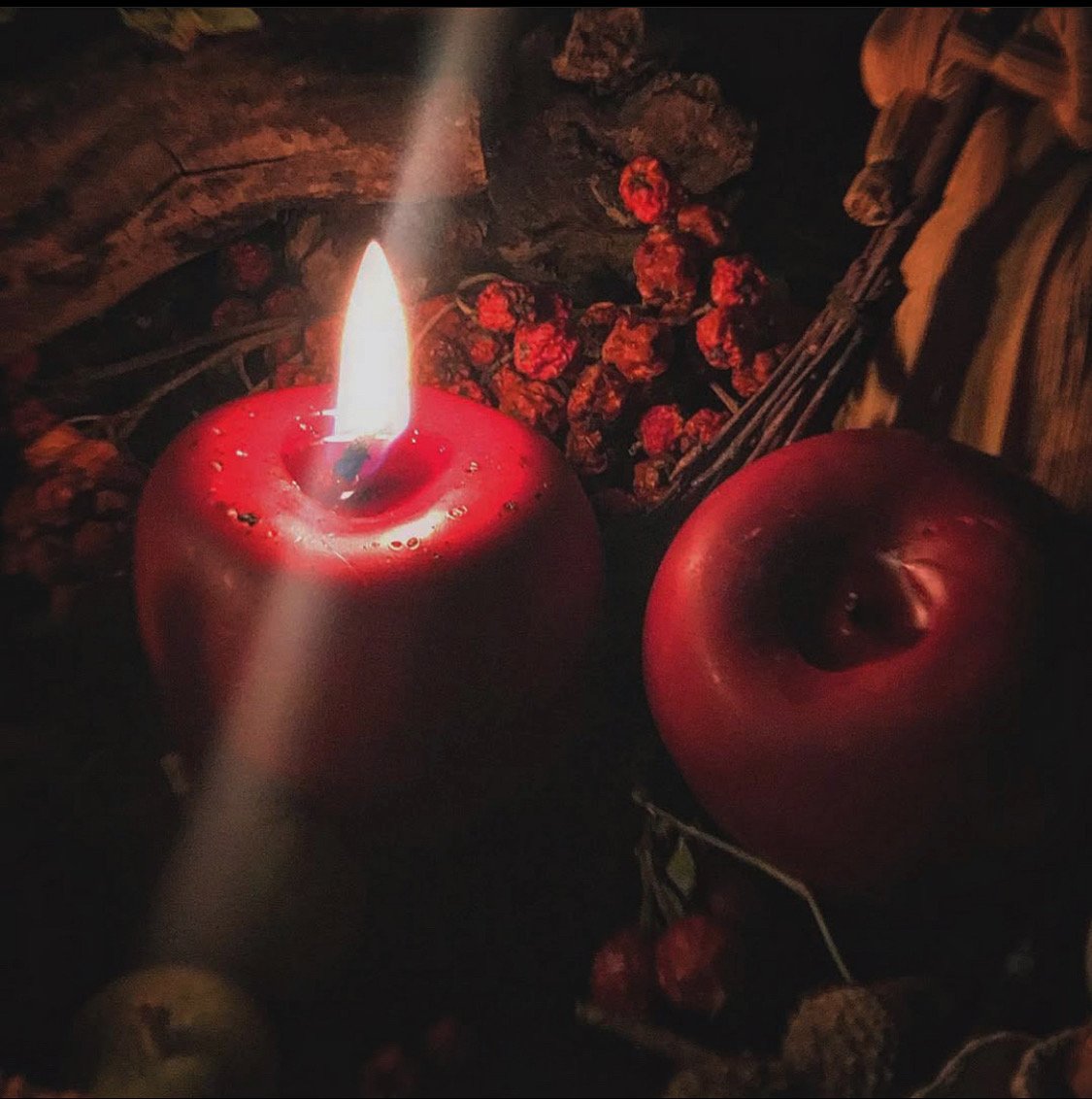 The Witches Apple | Candles Of The Moon