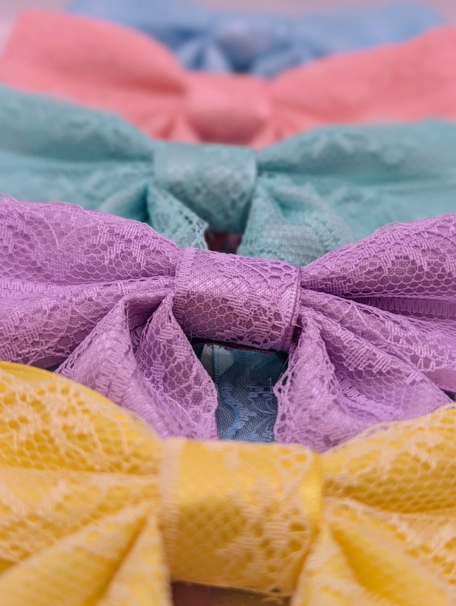 Pastel lace bows | I love bows
