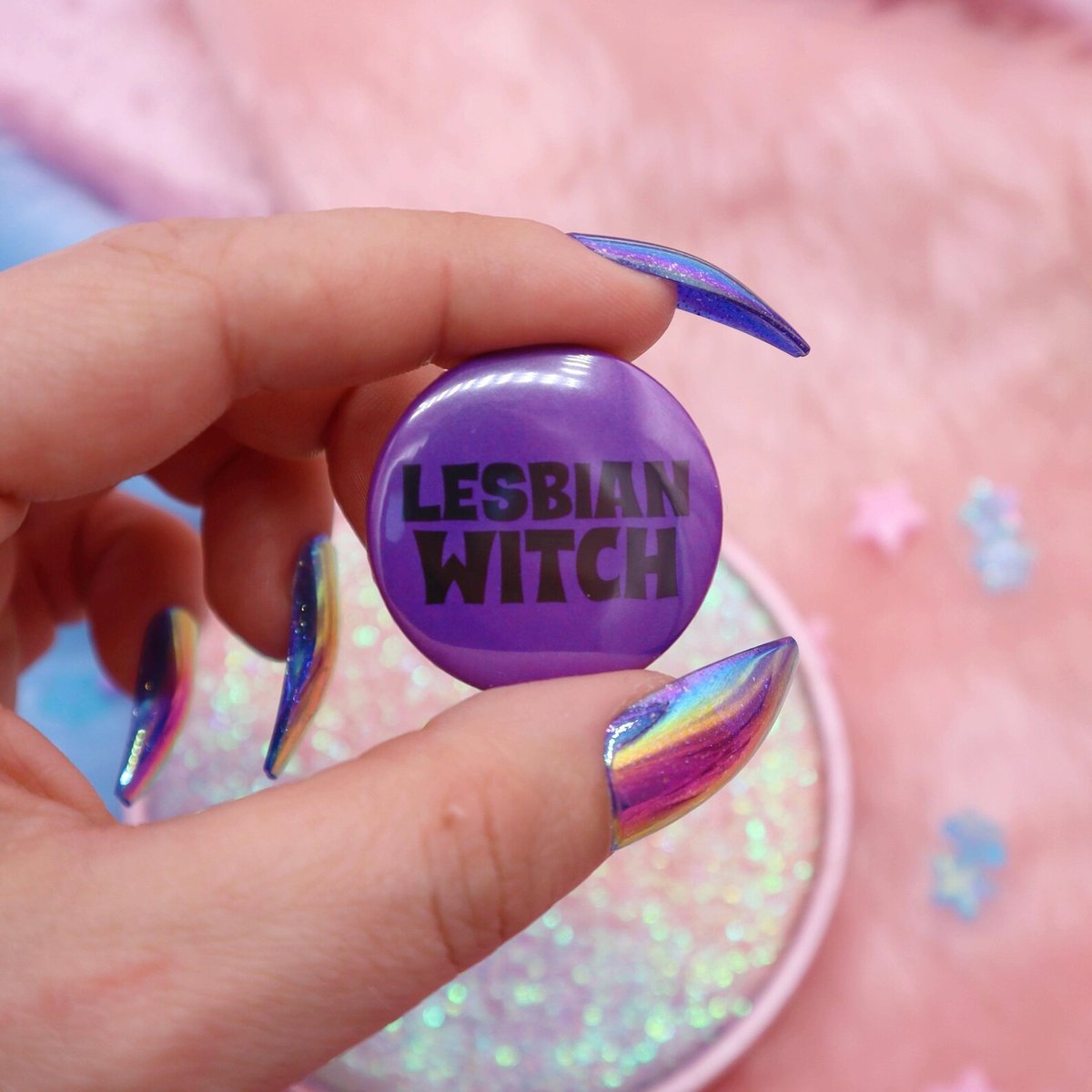 Lesbian Witch Button Badge | Abprallen