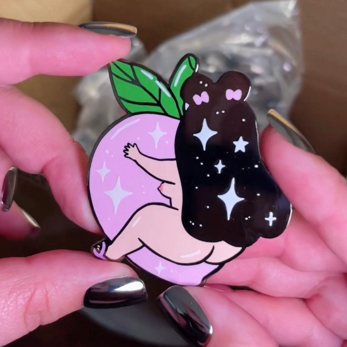Peach Squeeze - 2.5" Large Enamel Pin | Mel Stringer