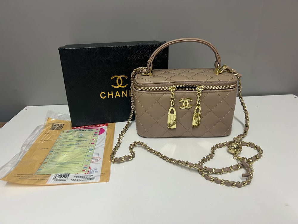 Box Bag (1:1) | Quality Fashion Gears