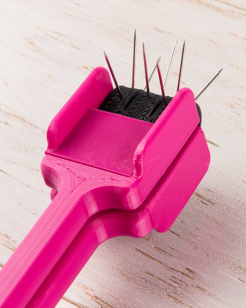 Hot Pink Striker | Balloon Striker