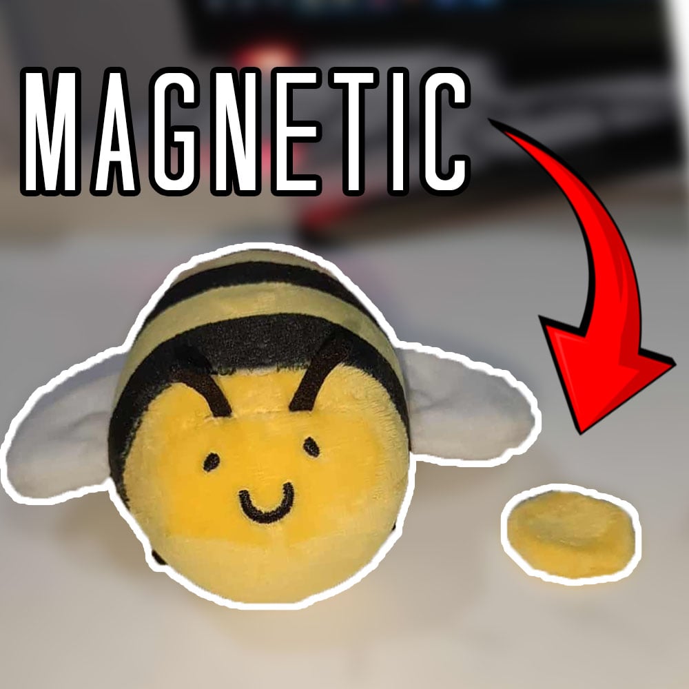 GroovyDominoes52 — Bee Shoulder Pet [magnetic]