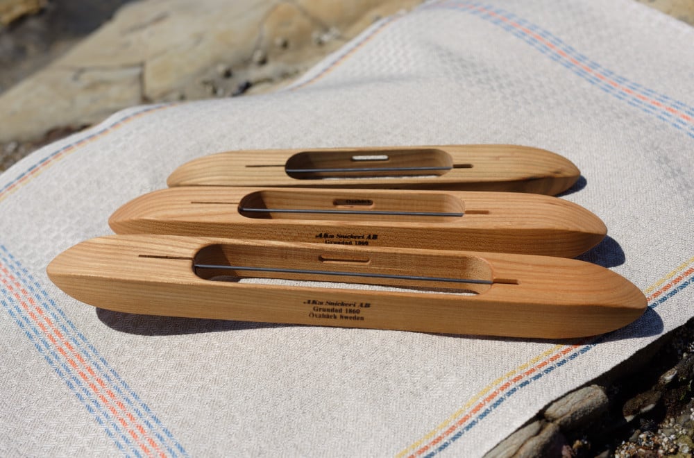 Roller shuttle, open bottom | Prairie Coast Weaves