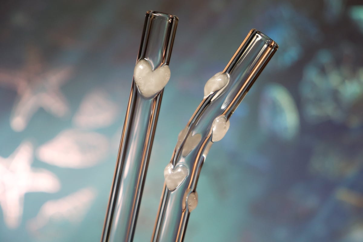 White Satin Heart Straws with UV Glow | Bow Valley Straws