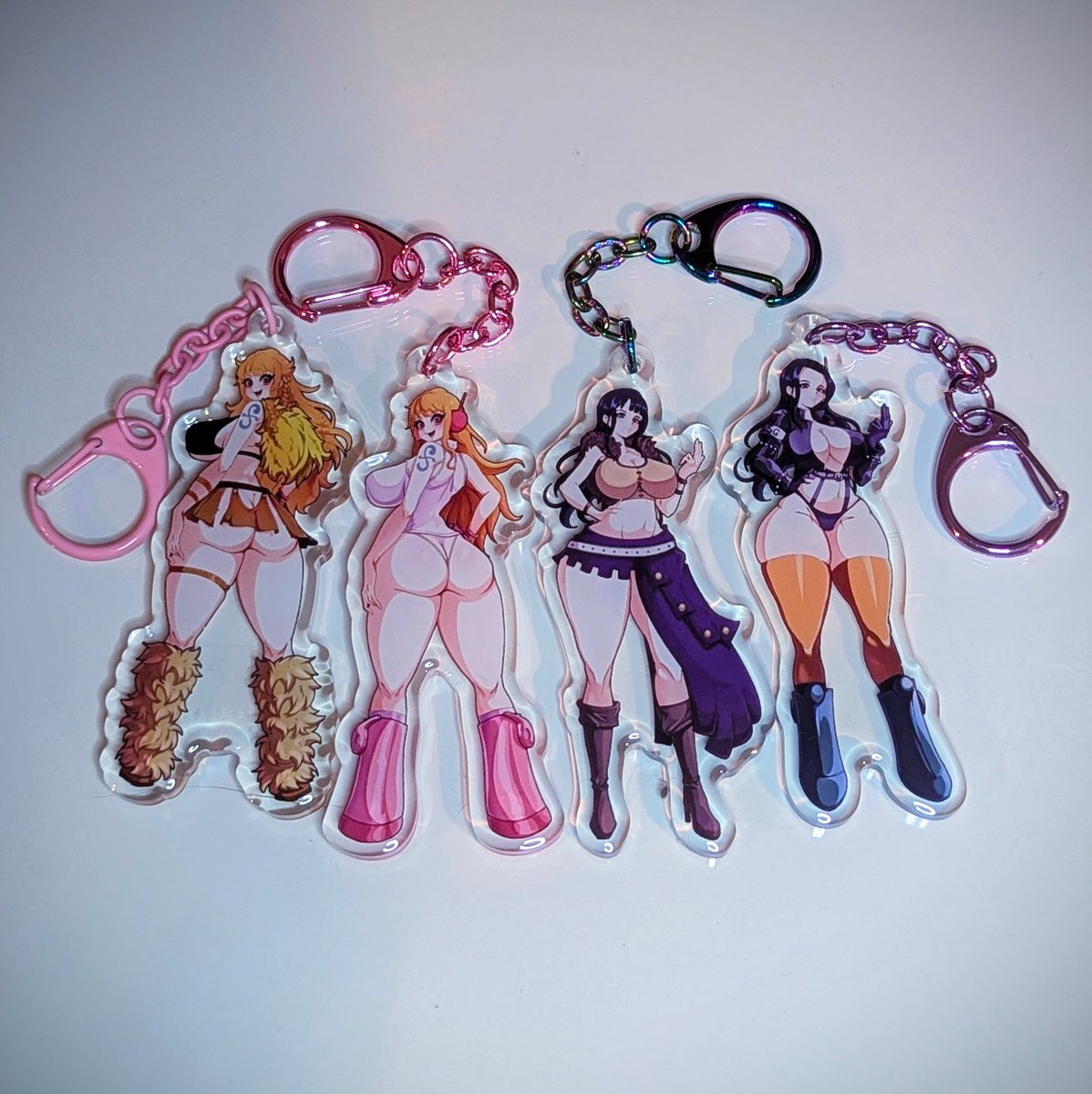 Robin X Nami Egghead/Elbaf Keychains | Tanoshi.USA