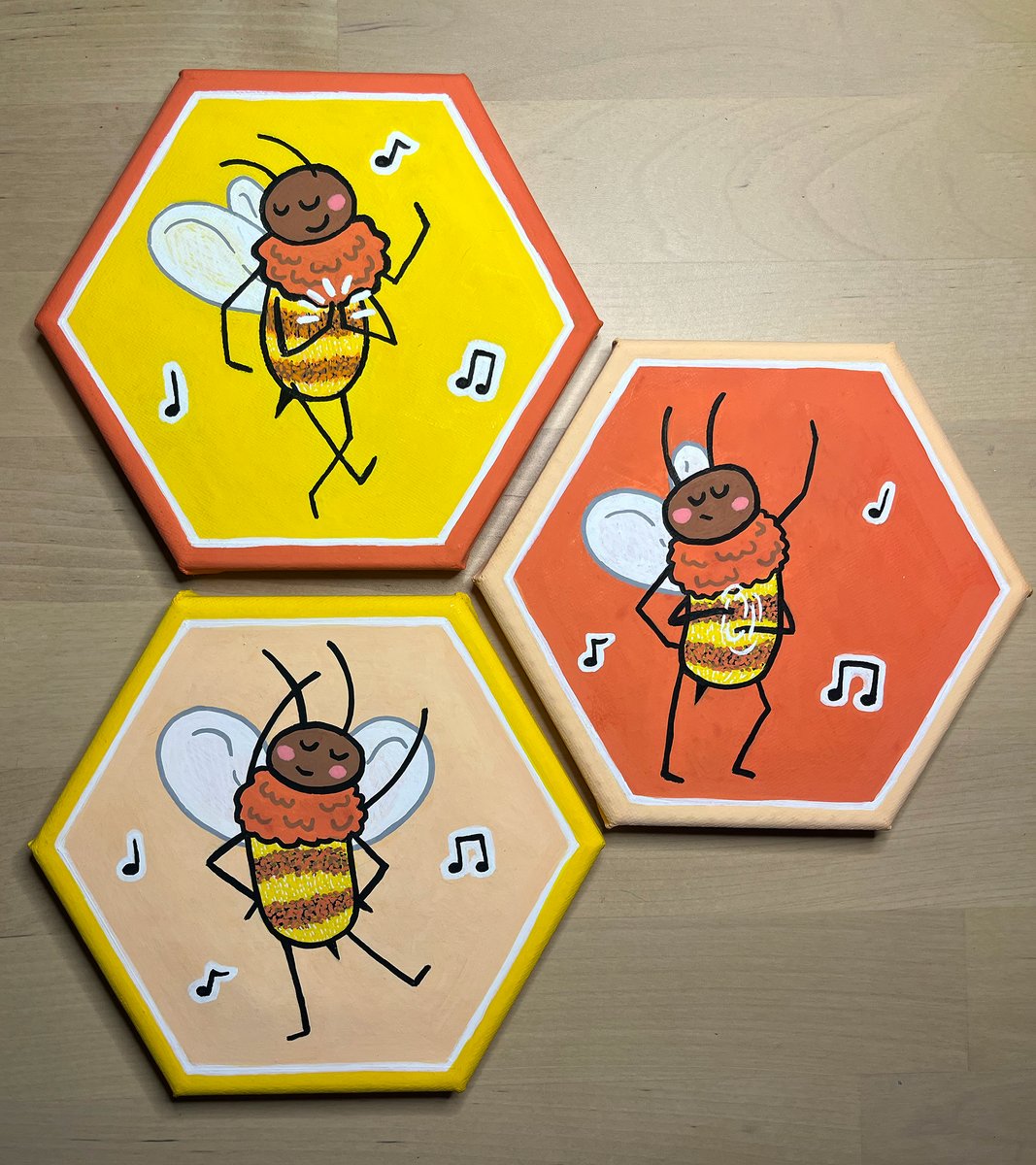 Dancing Bee Paintings | DRACULAD