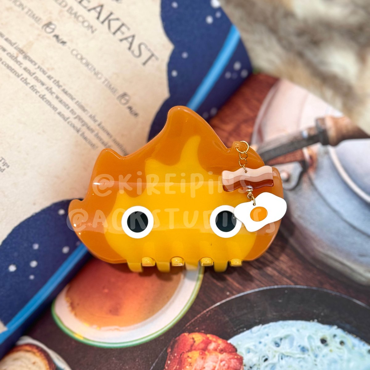 [IN HAND] FIRE CLAW CLIP - WITH CHARM | Kirei Pins