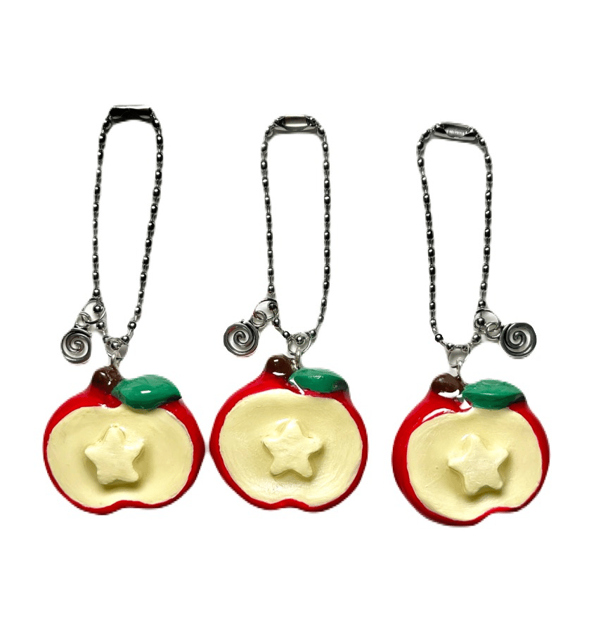 apple keychains ꩜ .ᐟ | mnncreationss