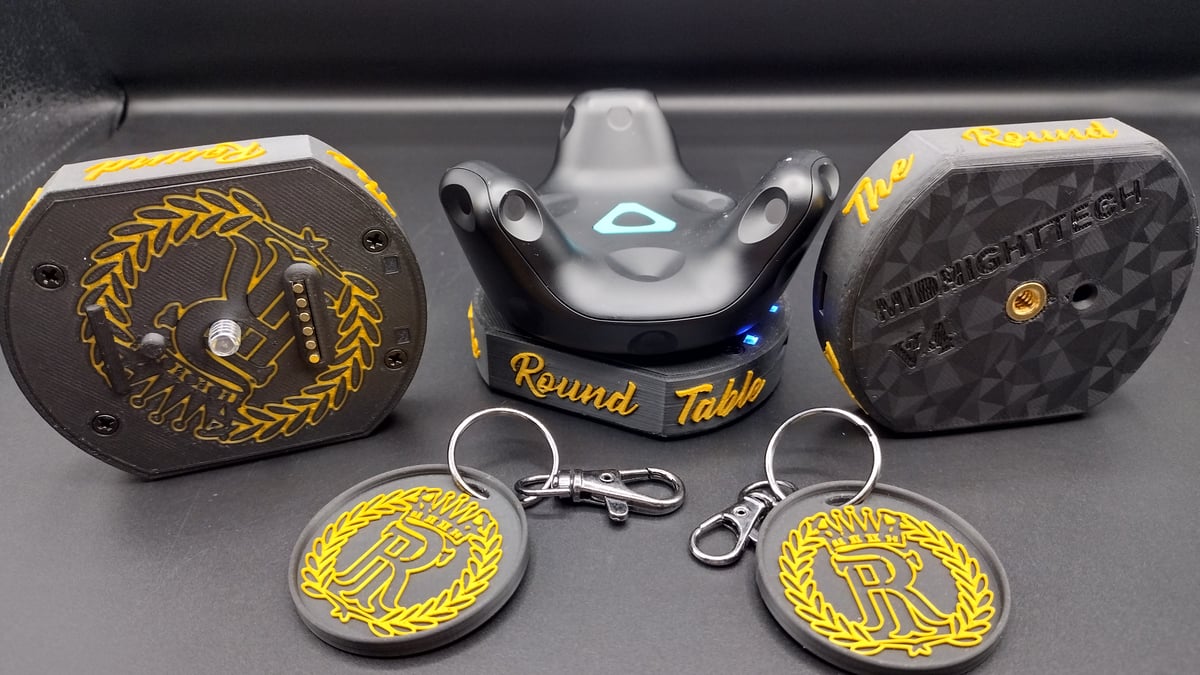 Round Table V4 PUCKS | Midnighttech