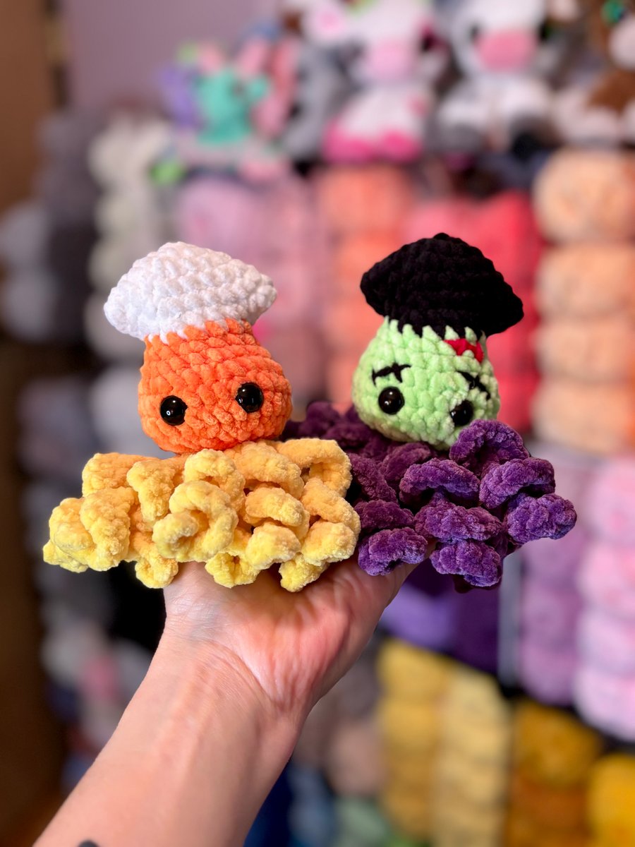 Spooky Season Squid Pals | Hook & Yarn Creations by Sarah
