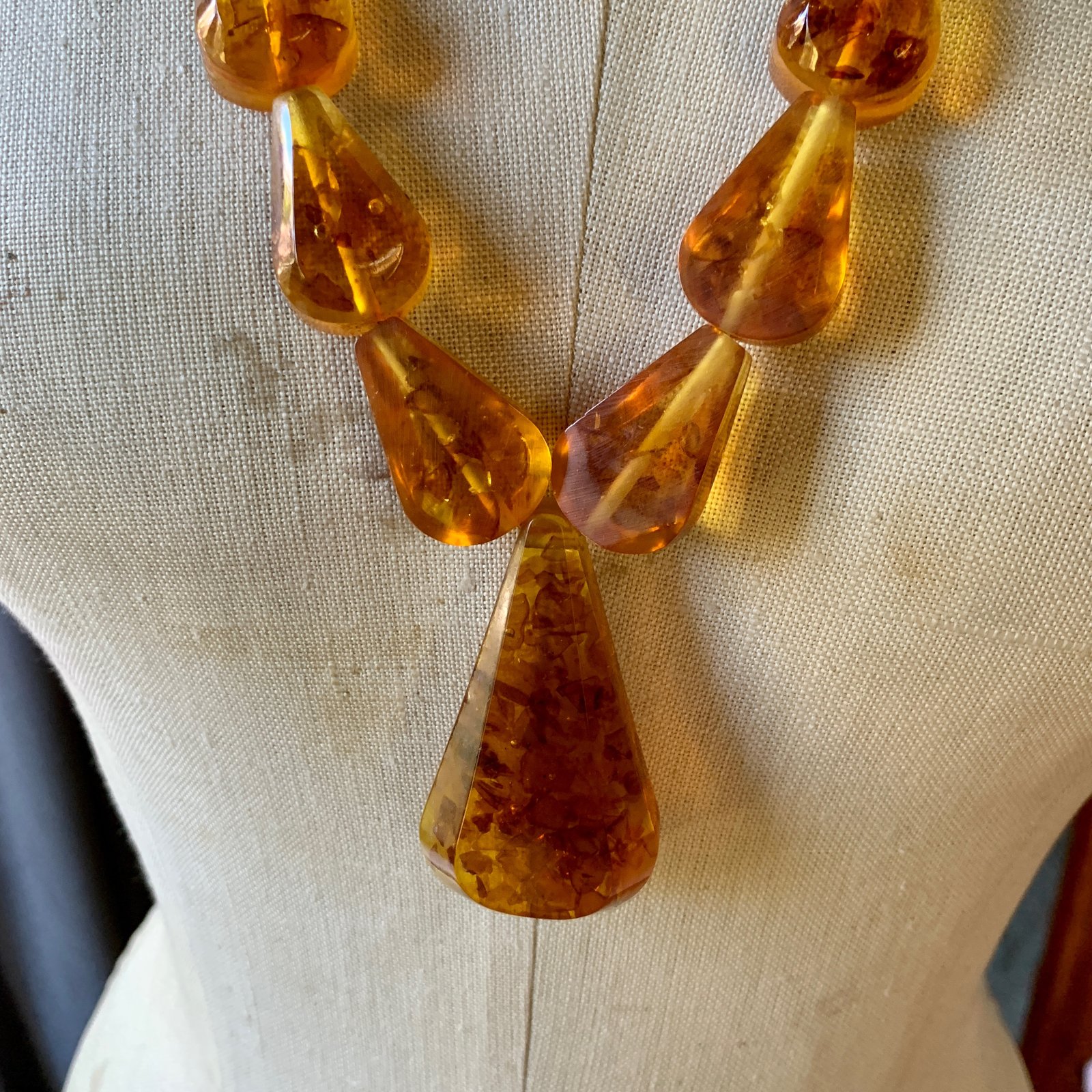 Amber teardrop necklace store