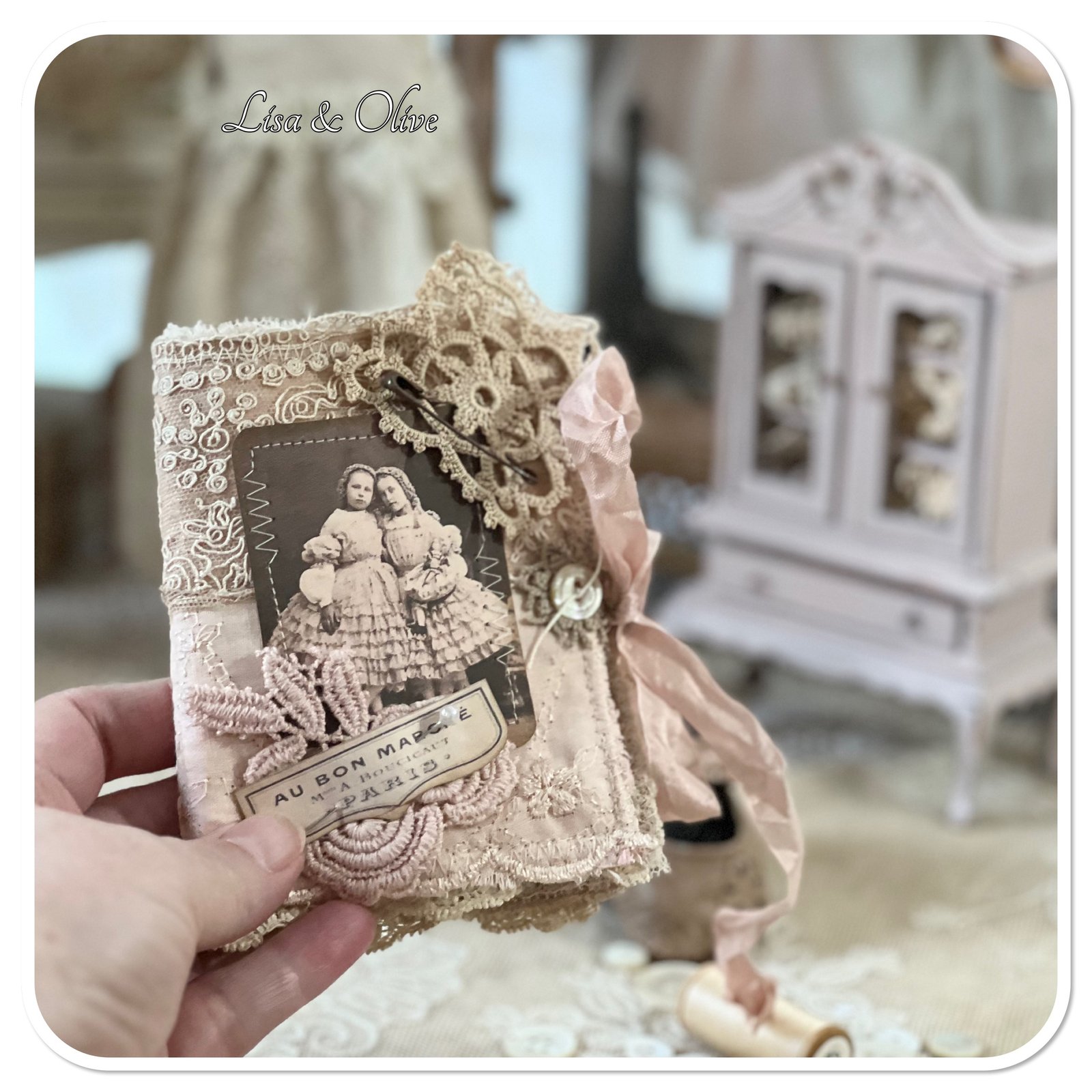 handmade Snippet book story book "Sisters" | Lisaandolive