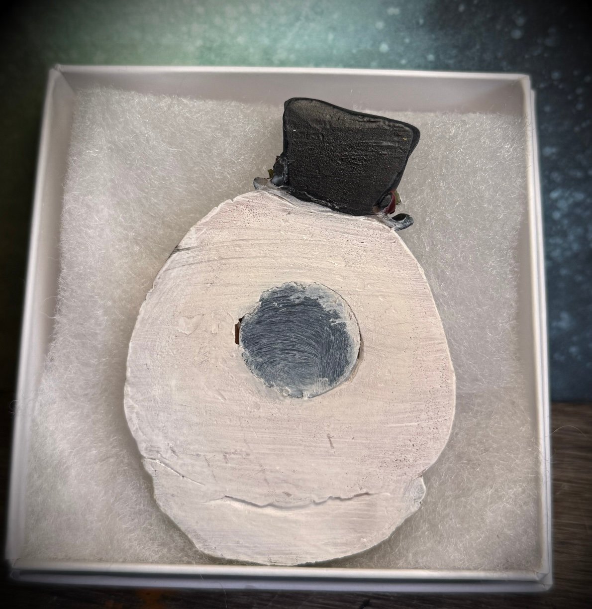 Snowman head magnet with green scarf | Gina’s Wee Beasties