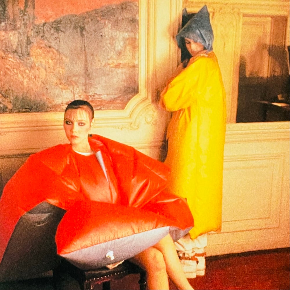 (MODEST) BOOKS — (Jean-Charles de Castelbajac) (Anti-Körper) (Mode 1970 ...